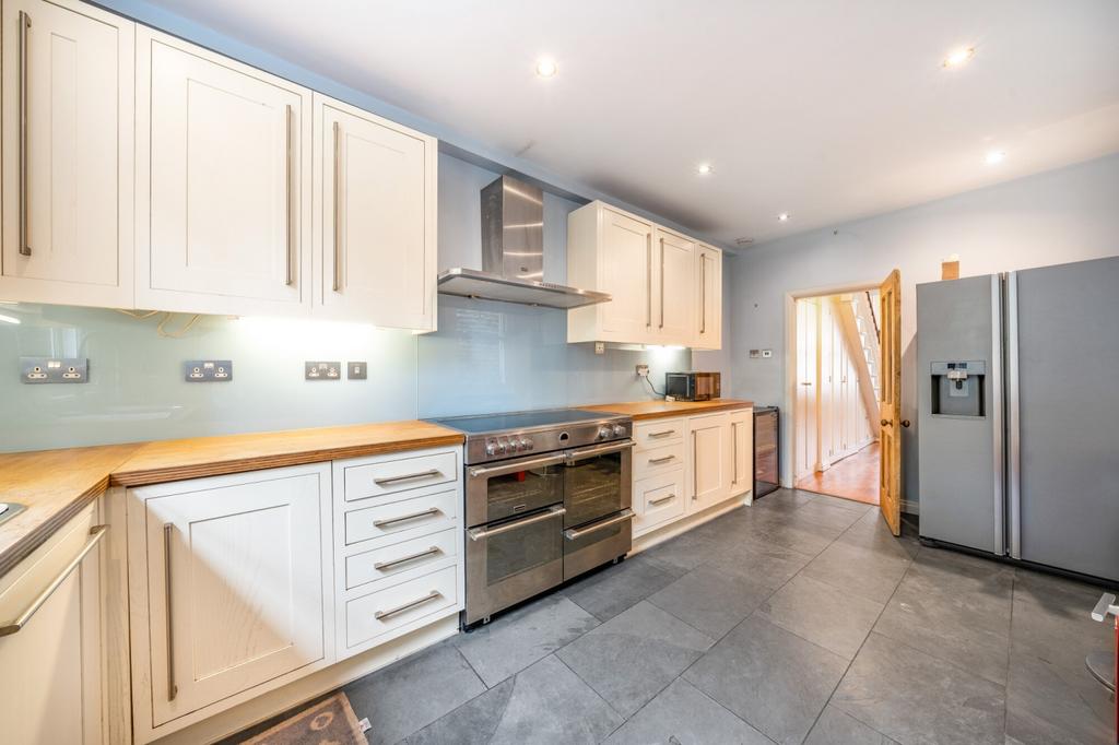 Floyd Road London SE7 3 bed semi-detached house to rent - £2,500 pcm (£ ...