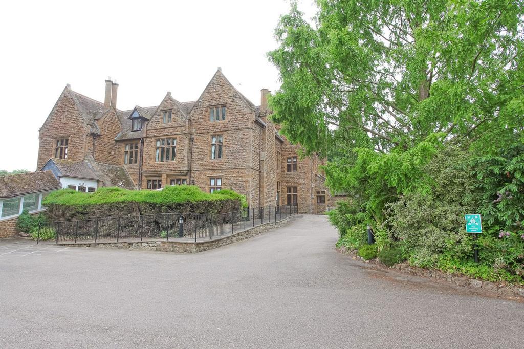 Chacombe House, Chacombe 2 bed retirement property - £190,000