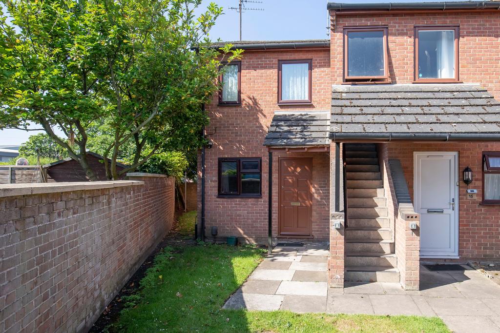 Cobham Court, Town Centre, Cheltenham Studio - £65,000