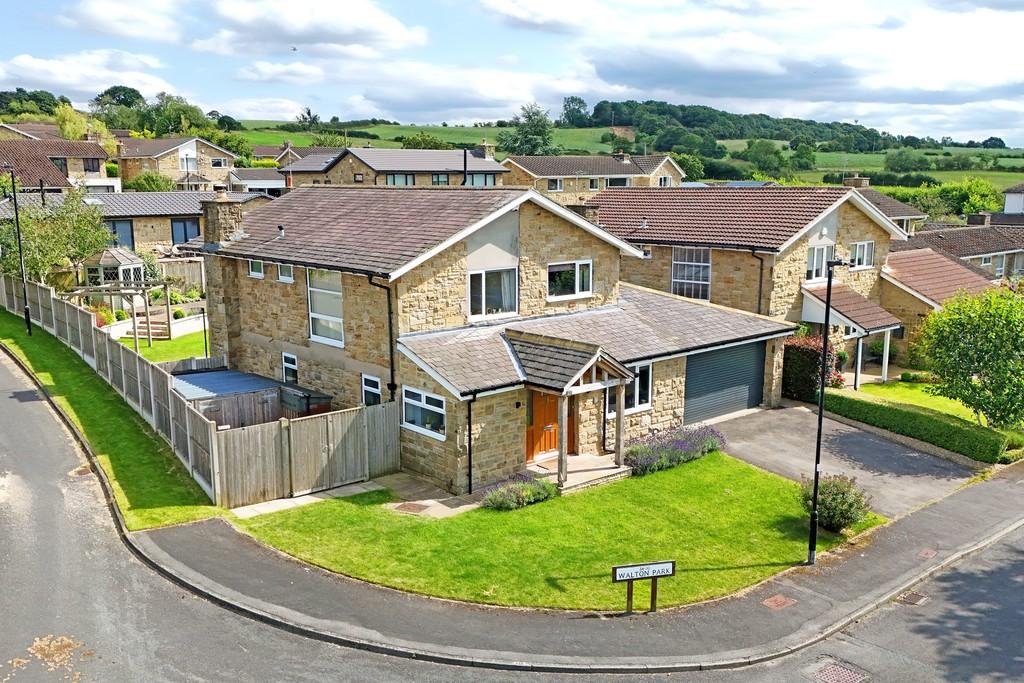 Walton Park, Pannal, Harrogate 4 bed detached house - £800,000