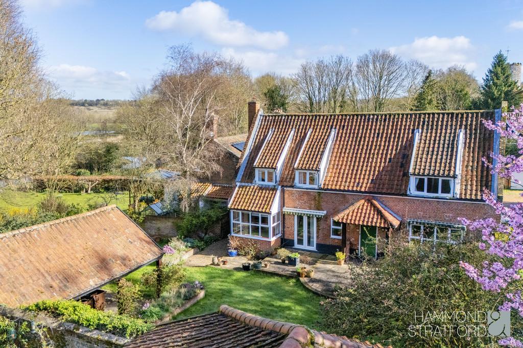 Church Farm, Colney 3 bed detached house - £525,000