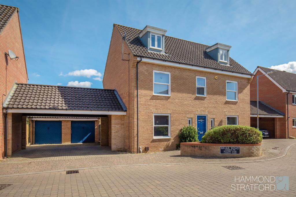 Campion Way, Hethersett 5 bed detached house - £425,000
