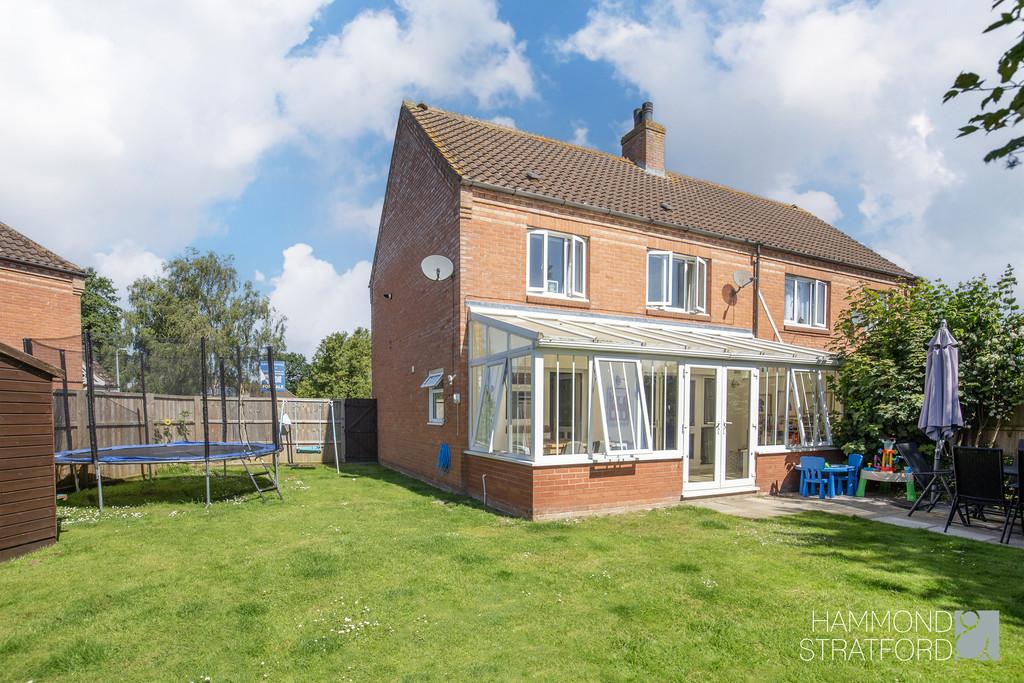 Flowerdew Close, Hethersett 3 bed semi-detached house - £280,000