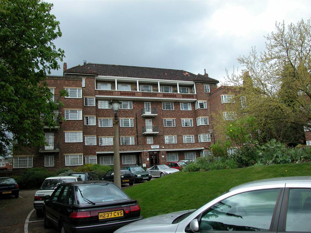 Courtney House, Mulberry Close, Hendon 2 bed apartment - £1,850 pcm (£ ...