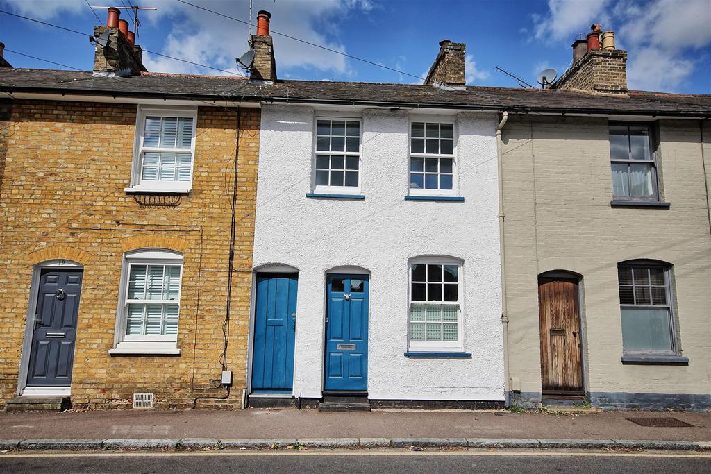 New Road, Ware SG12 2 bed terraced house - £400,000