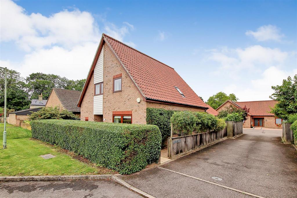 Iceni Way, Exning, Newmarket 4 bed detached house - £500,000
