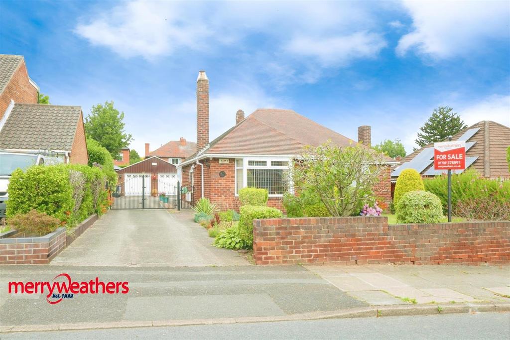 Spinneyfield, Rotherham 2 bed detached bungalow - £370,000
