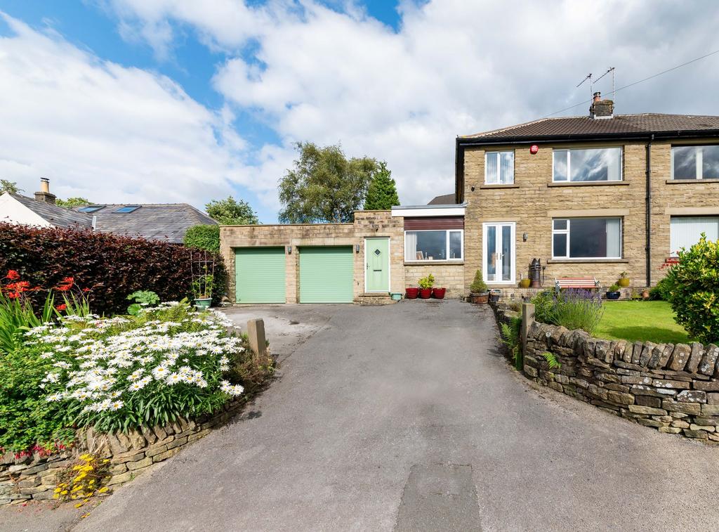 Hollin Brigg Lane, Holmbridge, HD9 3 bed semi-detached house - £340,000