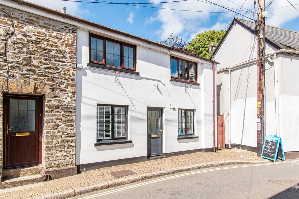 North Street, Lostwithiel, PL22 2 bed end of terrace house - £200,000