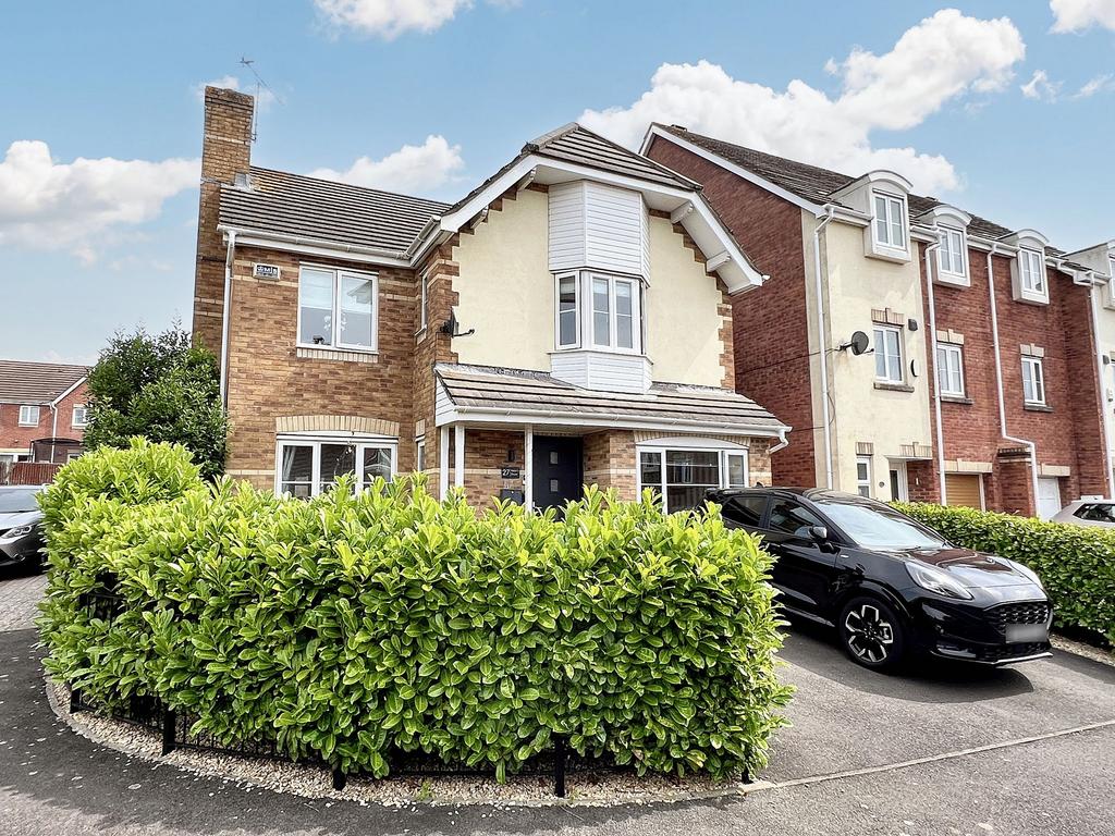 Heol Y Dryw, Rhoose Point, CF62 3LR 4 bed detached house - £387,000