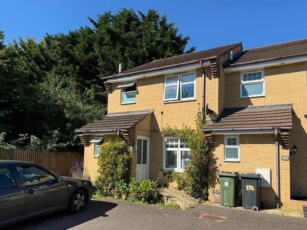 High Street, Flitwick, 3 bed terraced house - £1,400 pcm (£323 pw)