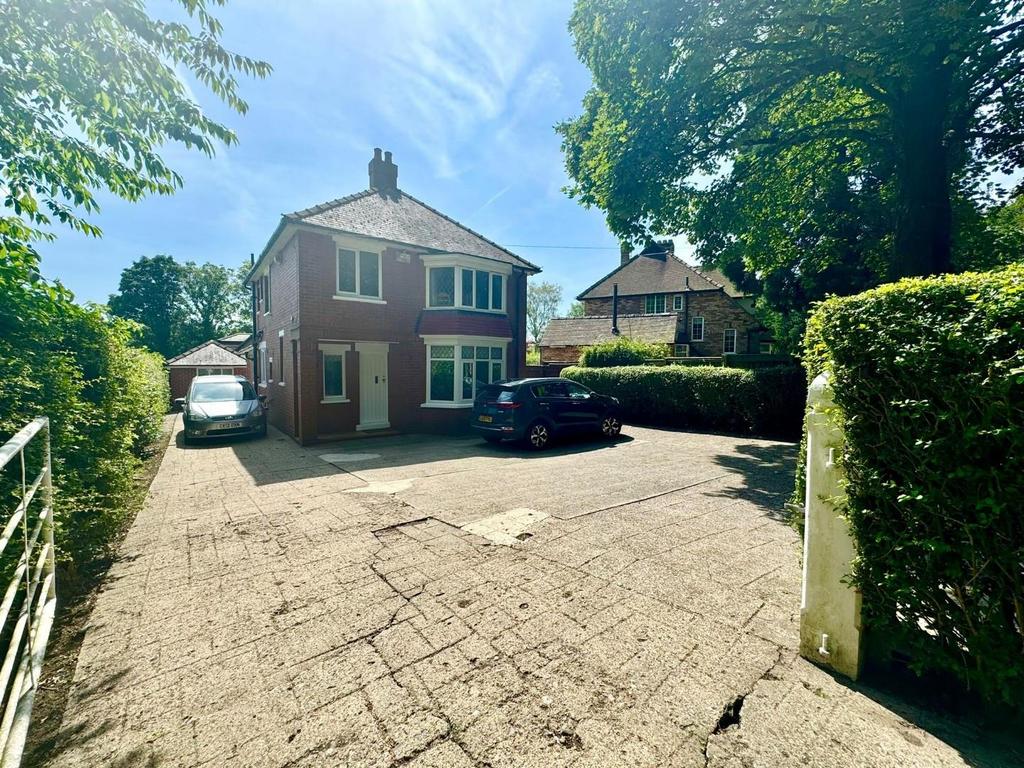 Guisborough Road, Nunthorpe... 3 bed detached house - £400,000