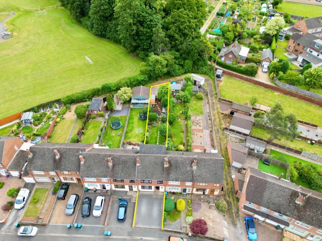 Harold Road, Wyken, Coventry - LARGE... 4 bed terraced house - £270,000