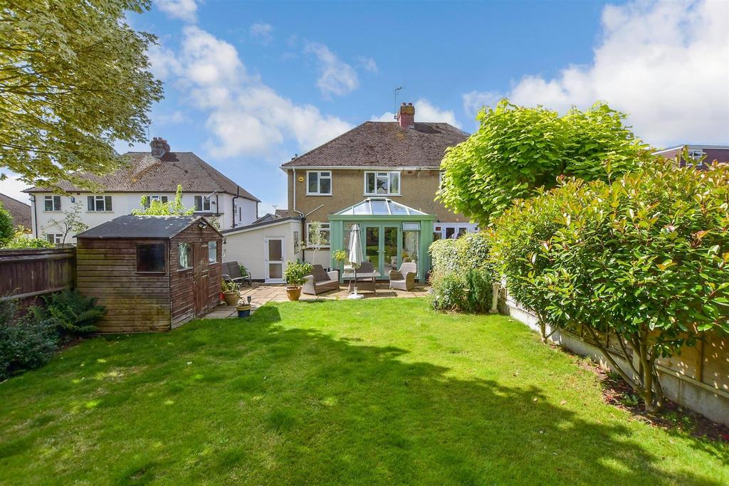 Shirley Way, Bearsted, Maidstone, Kent 3 bed semi-detached house for ...