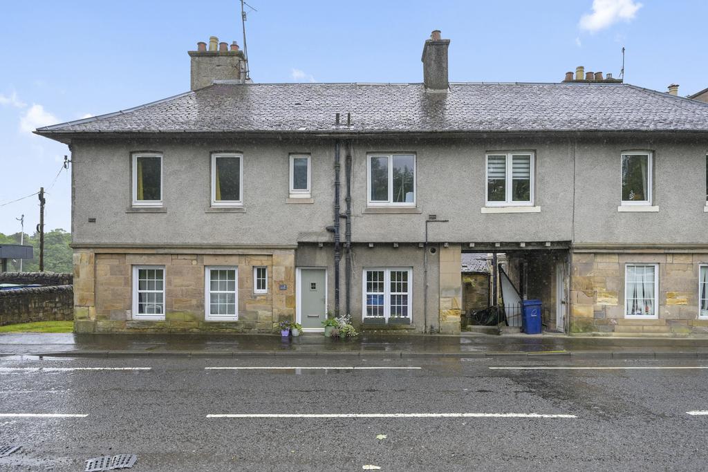 9 Milton Bridge, Penicuik... 2 bed flat - £145,000