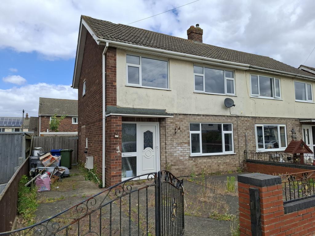 40 Talbot Road, DN40 3 bed semi-detached house - £77,500