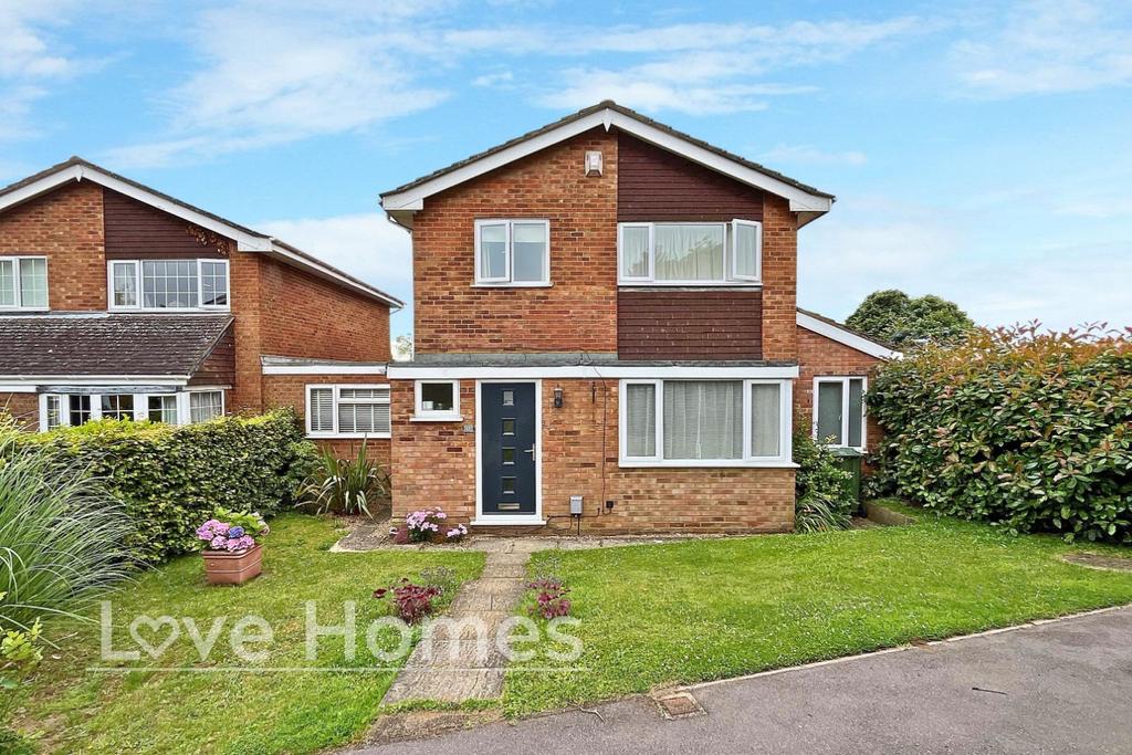 Bluebell Close, Flitwick 3 bed link detached house - £425,000