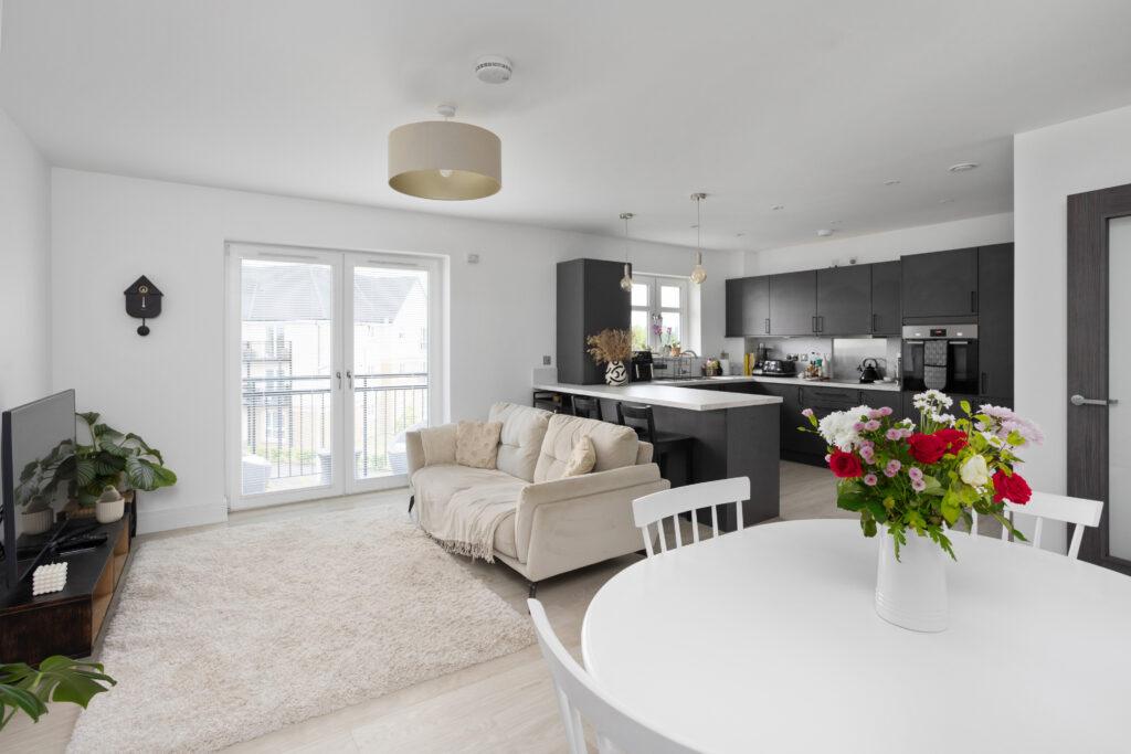Ferniesyde Court, Larbert, FK2 2 bed flat - £190,000