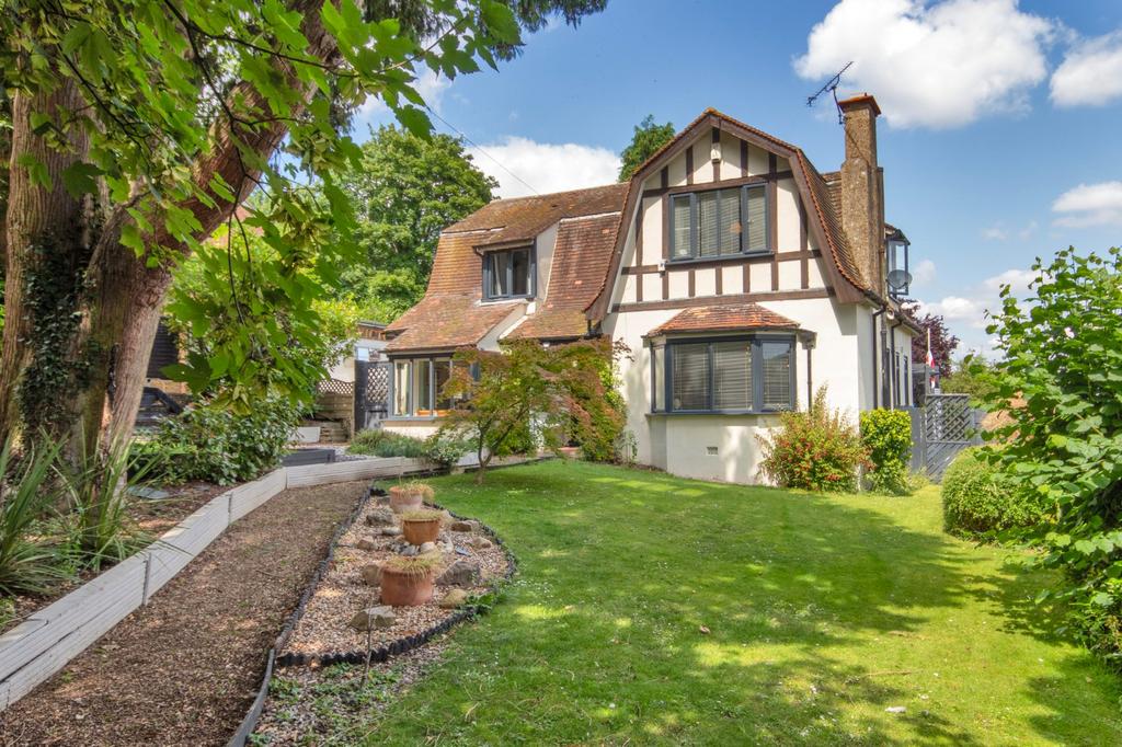 Istead Rise, Gravesend, Kent, DA13 4 bed detached house - £725,000