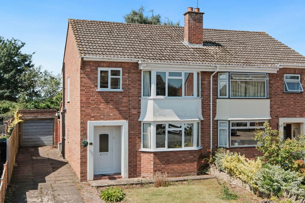 Christine Avenue, Rushwick... 3 bed semi-detached house - £280,000