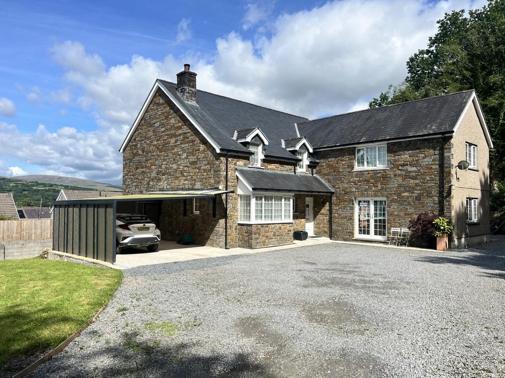 Wern Road, Garnant, Ammanford... 5 bed detached house - £465,000