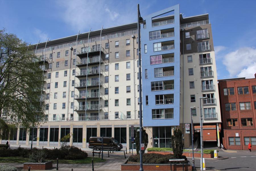 Church Street East, Woking GU21 1 bed apartment - £1,300 pcm (£300 pw)