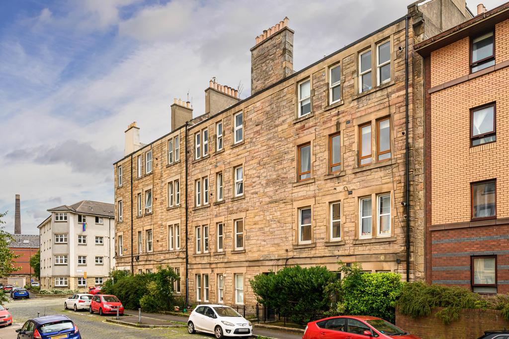 Duff Street, Edinburgh EH11 1 bed flat - £185,000