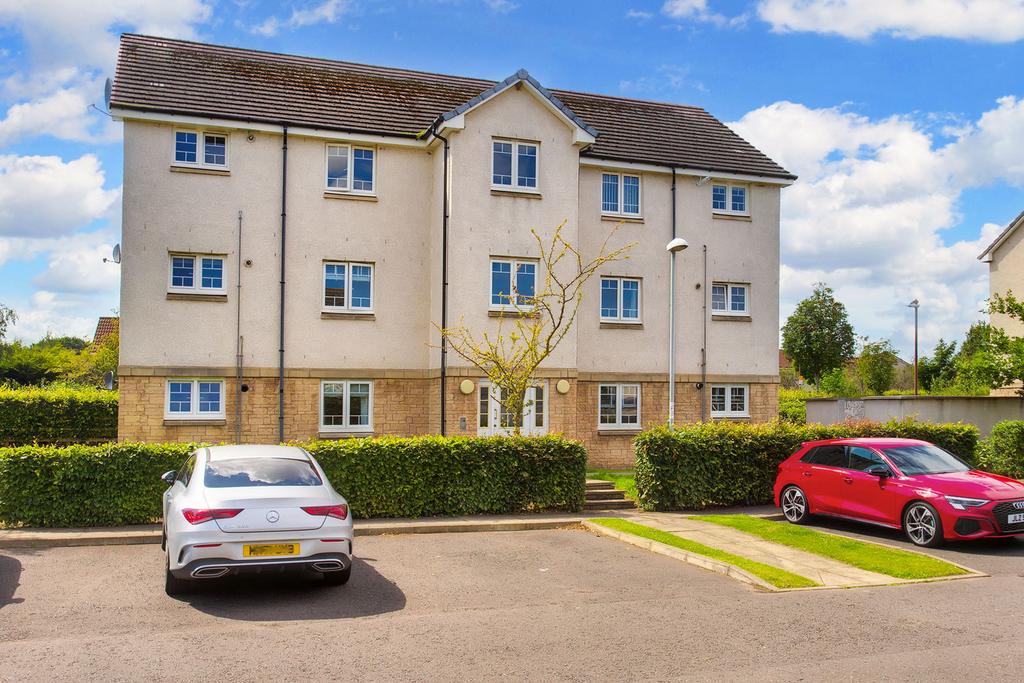 39 Toll House Gardens, Tranent, EH33 2QQ 2 bed ground floor flat - £160,000