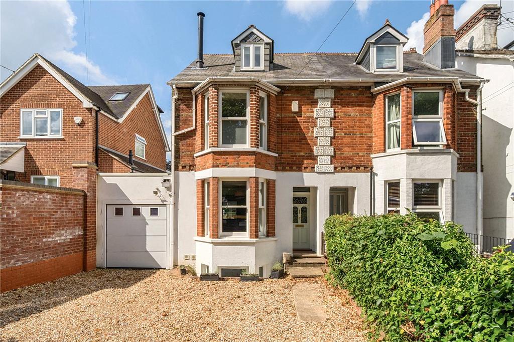 Tilford Road, Farnham, Surrey, GU9 6 bed semi-detached house - £950,000