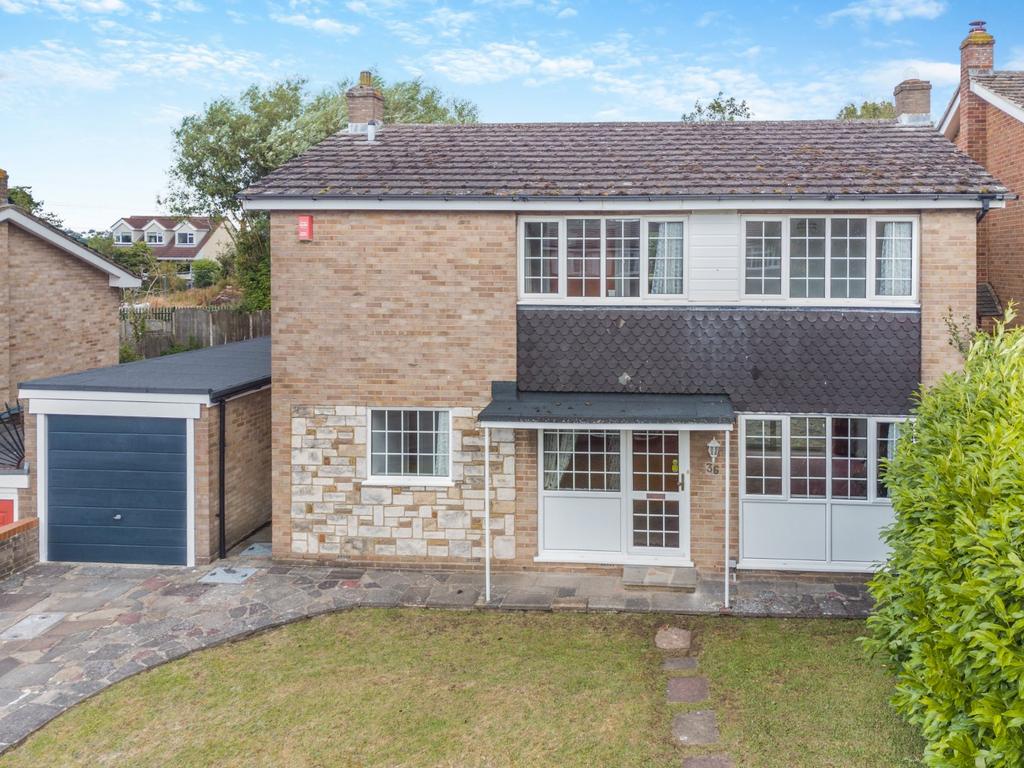 Moorhurst Avenue, Waltham Cross EN7 4 bed house - £650,000