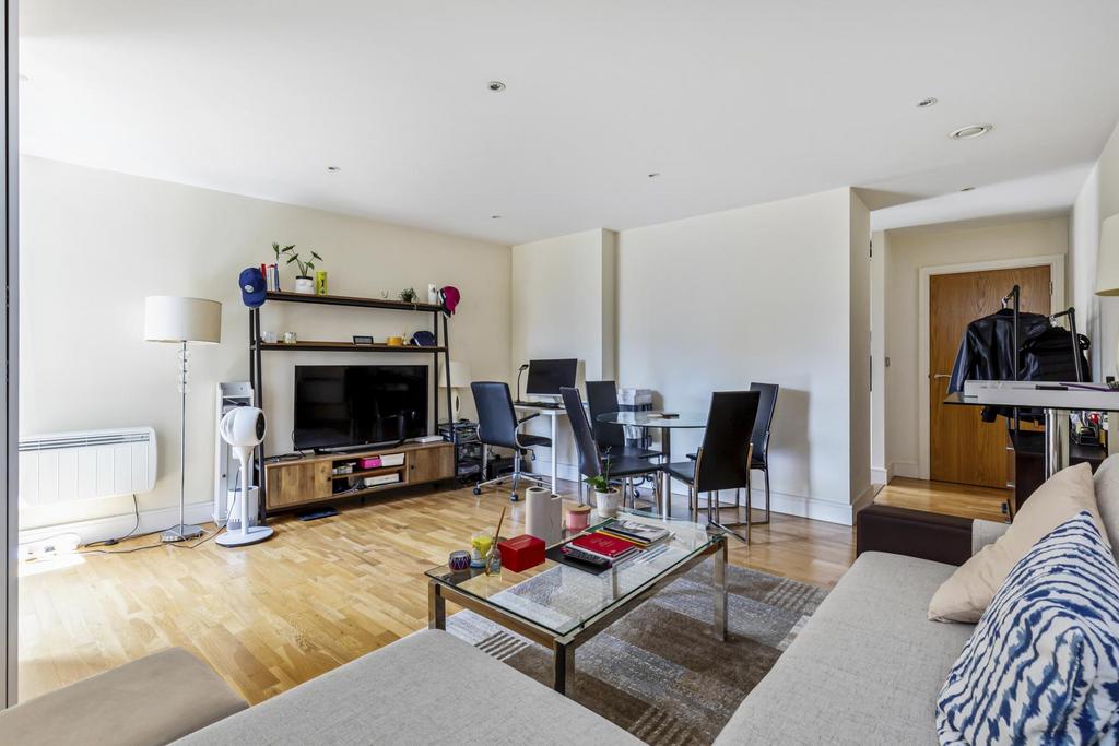 18 Great Suffolk Street, London SE1 1 bed apartment - £2,275 pcm (£525 pw)