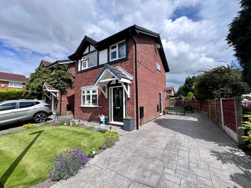 Woodhill Fold, Bury BL8 3 bed detached house - £259,950
