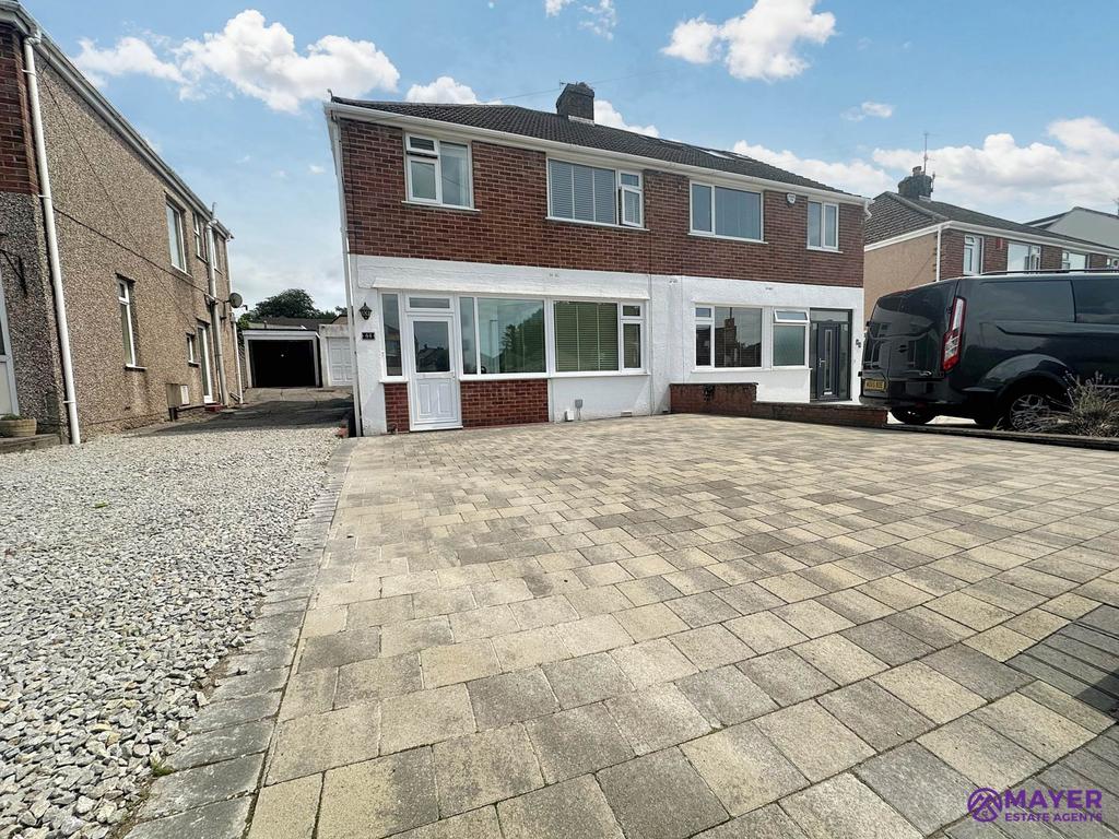 Larkham Lane, Plymouth PL7 3 bed semi-detached house - £300,000
