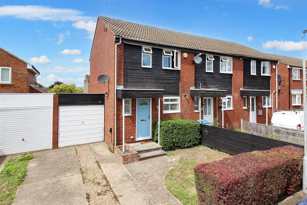 Austen Place, Aylesbury 2 bed end of terrace house for sale - £290,000