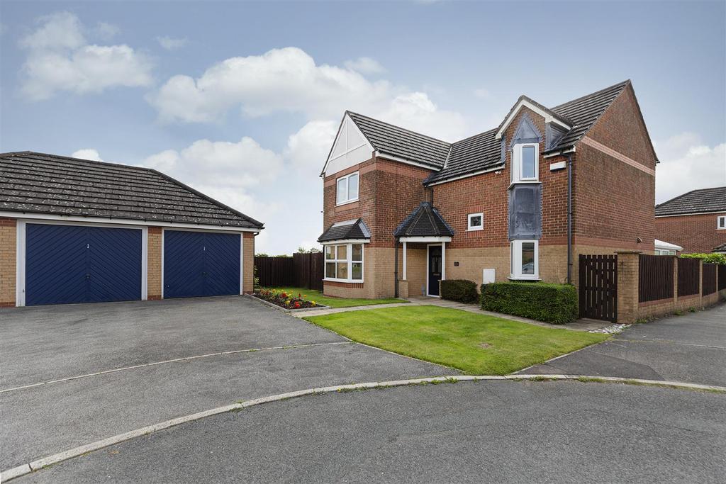 Heathmoor Park Road, Halifax 4 bed detached house - £350,000