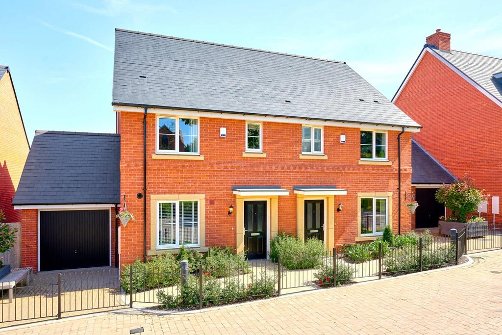 the-benford-plot-96-at-stanhope-3-bed-end-of-terrace-house-425-000