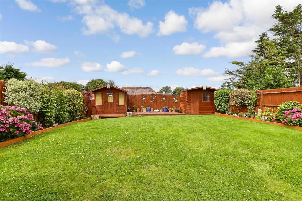 Bancroft Chase, Hornchurch, Essex 5 bed detached house - £850,000