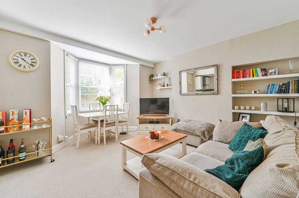 Burton Road, Brixton, London, SW9 1 bed flat - £375,000