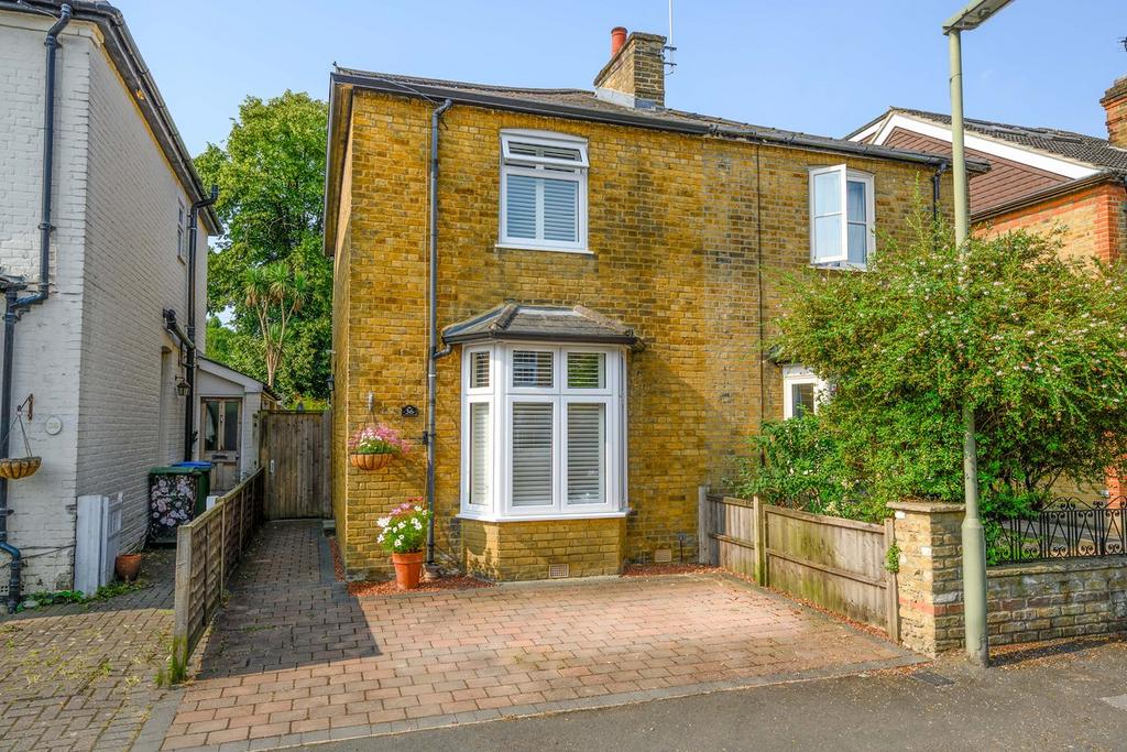 Albany Road, Hersham, KT12 3 bed semi-detached house - £535,000