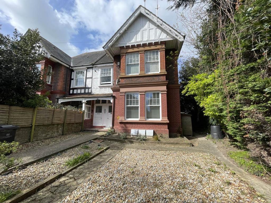 St Botolph's Road, Worthing, Studio - £775 pcm (£179 pw)