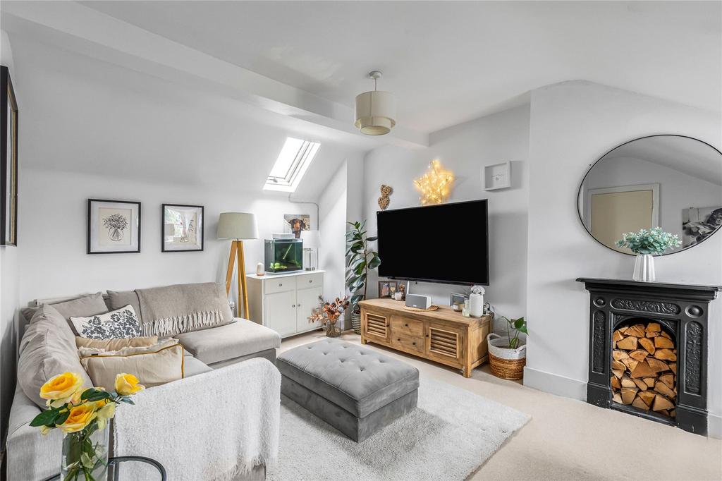 Pendle Road, Furzedown, SW16 2 bed flat - £425,000