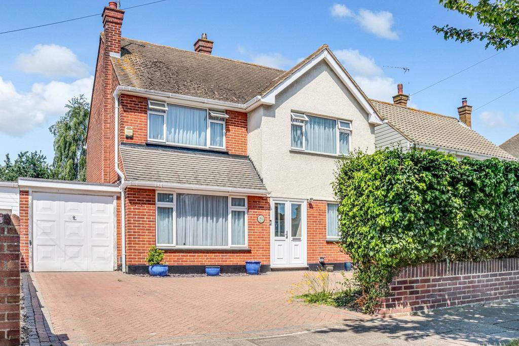 Woodgrange Drive, Thorpe Bay SS1 4 bed detached house for sale - £625,000