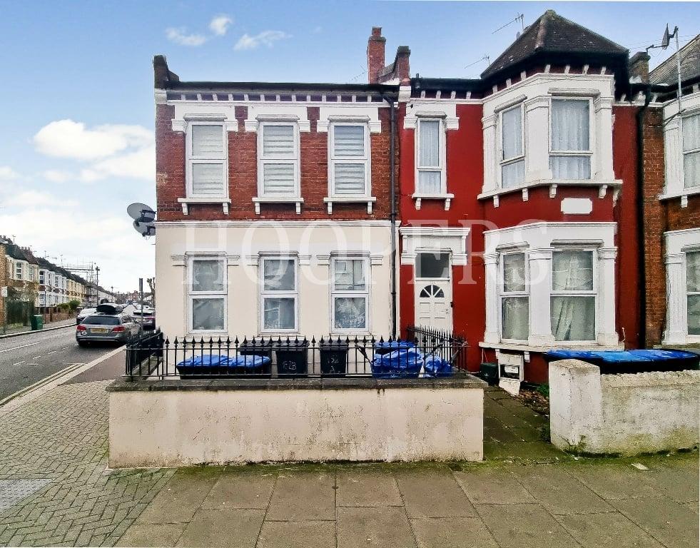Chapter Road, London, NW2 2 bed ground floor flat for sale - £375,000