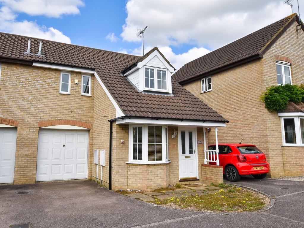 Hawthorn Drive, Towcester, NN12 3 bed detached house - £1,150 pcm (£265 pw)
