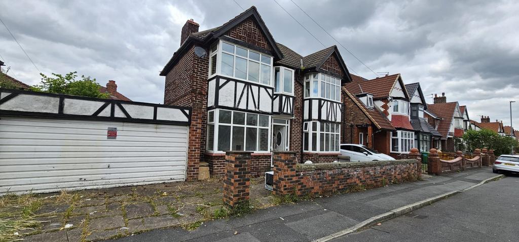 Burnside Drive, M19 2WA 1 bed detached house - £550 pcm (£127 pw)