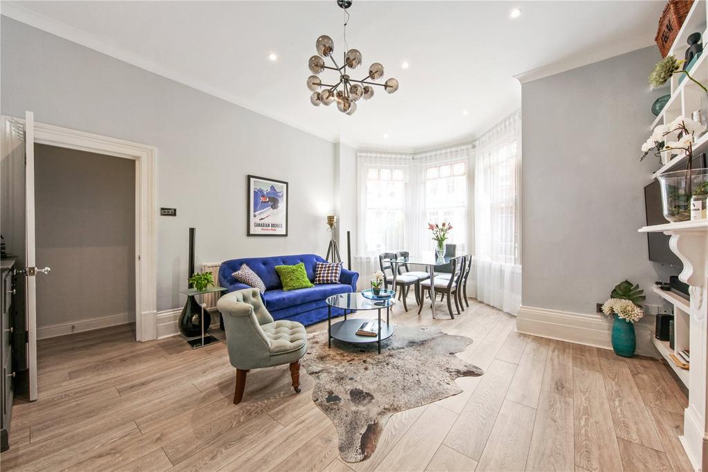 Kingdon Road, West Hampstead, London 2 bed flat - £3,150 pcm (£727 pw)