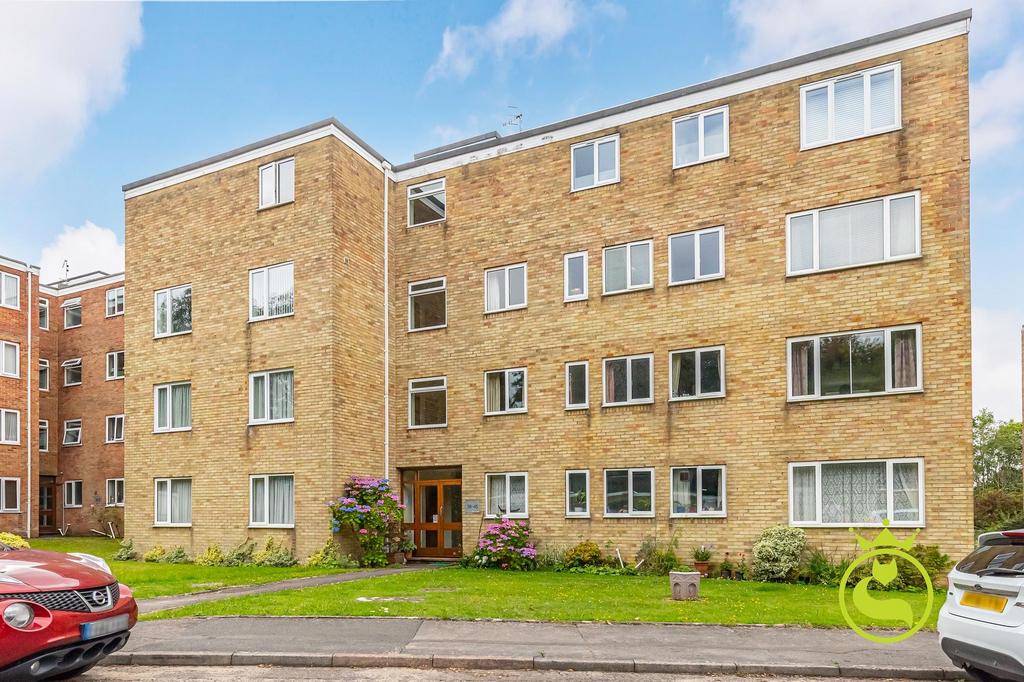 Steepdene, Poole BH14 2 bed flat - £230,000