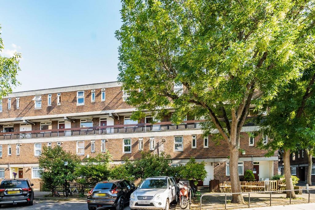 Ethnard Road, Peckham 3 bed maisonette - £350,000