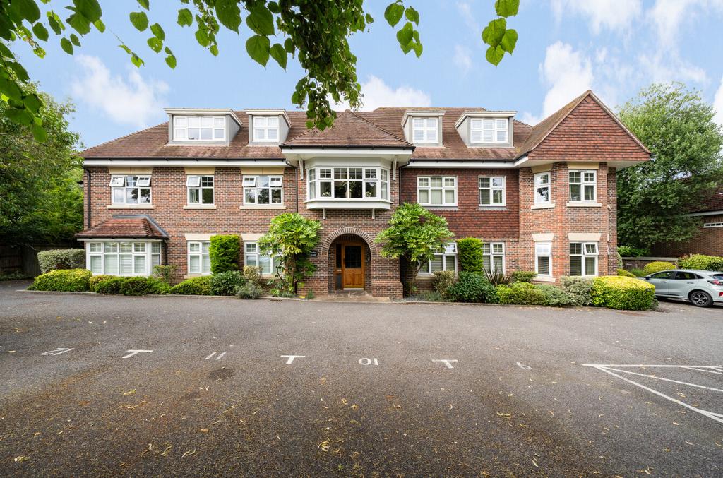 Rectory Road, Berkshire RG40 2 bed apartment - £395,000