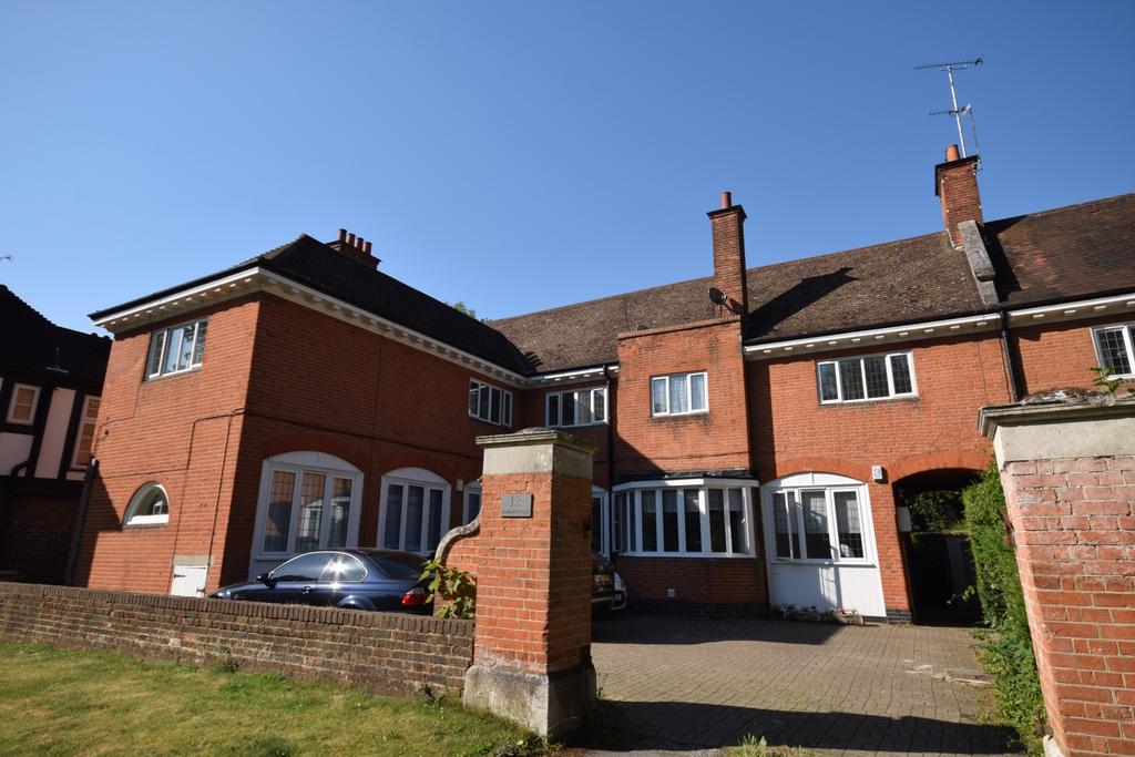 Lubbock Road Chislehurst BR7 2 bed flat - £1,550 pcm (£358 pw)